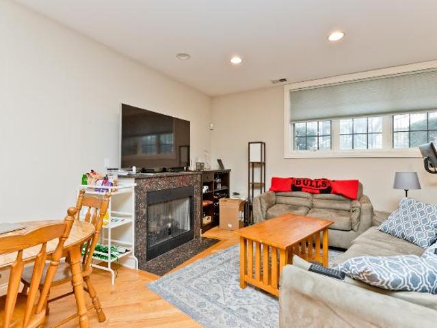 3 Br, 3 bath, Condo 2414 West Moffat
