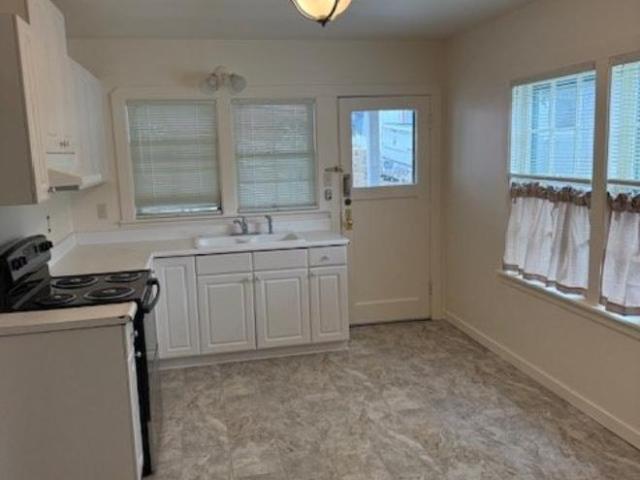 3 Br, 3 bath, Condo 249 S Shepherd St