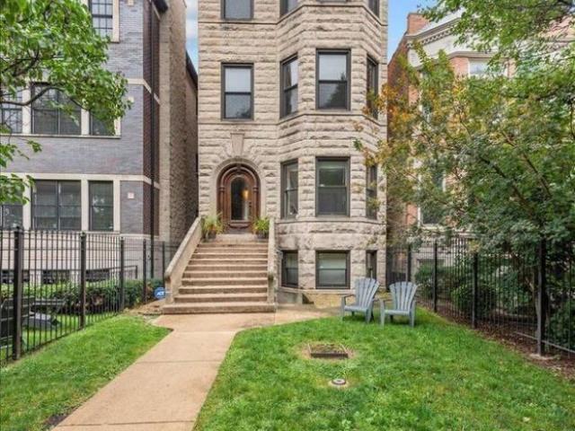 3 Br, 3 bath, Condo 2647 W Logan Blvd