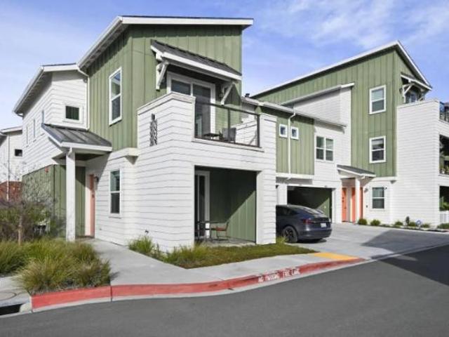 3 Br, 3 bath, Condo 2670 Franz Kafka Ave