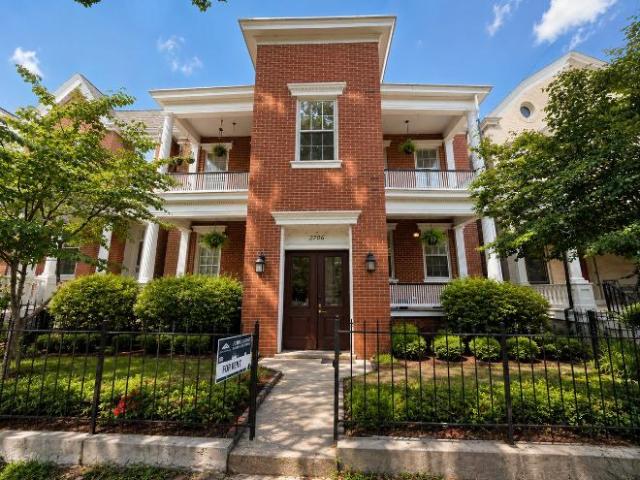 3 Br, 3 bath, Condo 2706 E Grace St