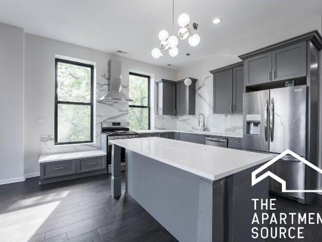 3 Br, 3 bath, Condo 2701 West Thomas Street