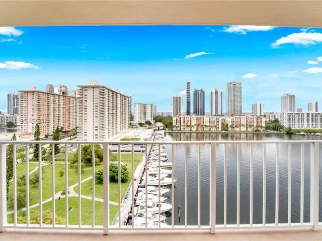 3 Br, 3 bath, Condo 290 174th St
