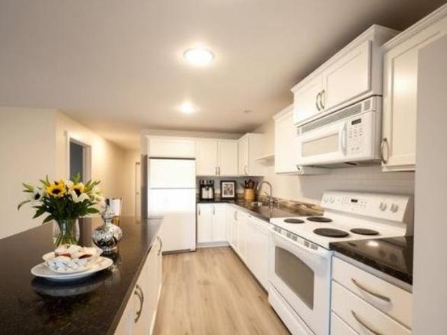 3 Br, 3 bath, Condo 3043 14th Ave W