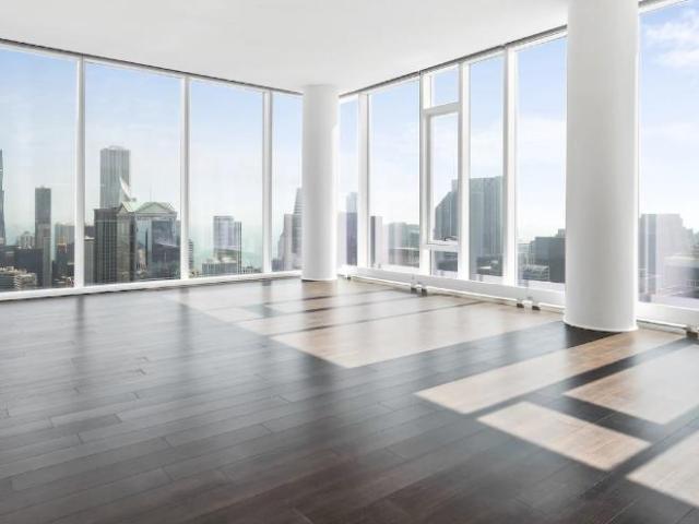 3 Br, 3 bath, Condo 319 W Wolf Point Plaza