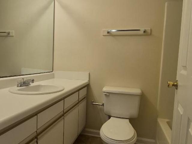 3 Br, 3 bath, Condo 320 Brownlea Dr