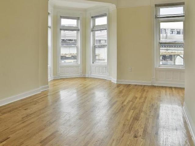 3 Br, 3 bath, Condo 3356 N Sheffield