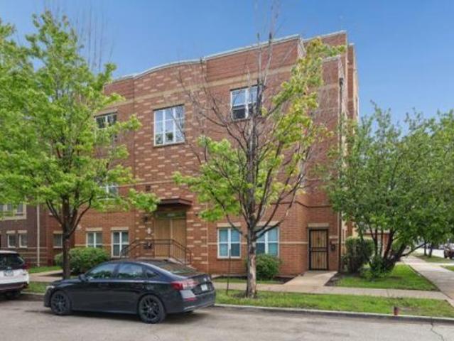 3 Br, 3 bath, Condo 3559 S Federal Street
