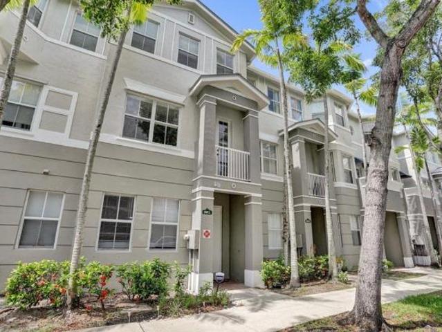 3 Br, 3 bath, Condo 3911 Shoma Dr