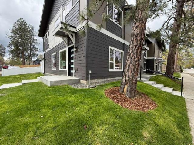 3 Br, 3 bath, Condo 3925 E 32nd Ave