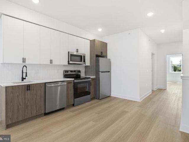 3 Br, 3 bath, Condo 3931 Fairmount Ave