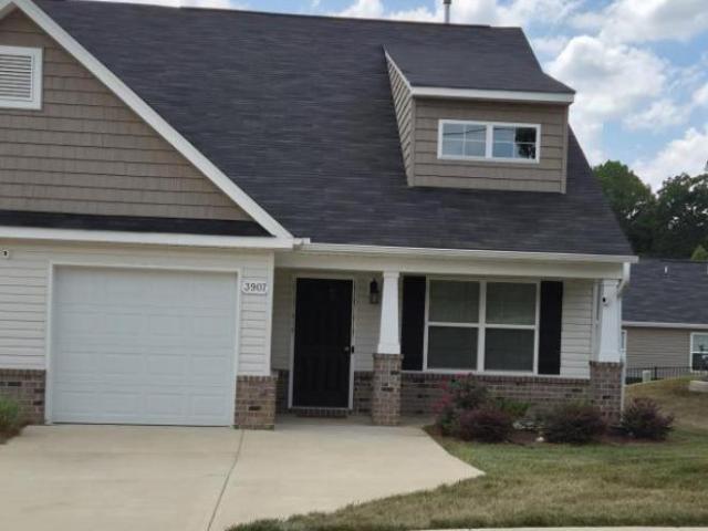 3 Br, 3 bath, Divided 3907 Straw Hat Rd