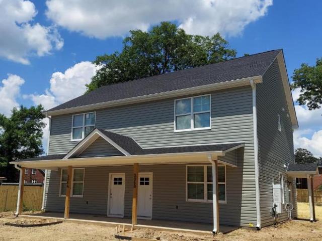 3 Br, 3 bath, Apartment 306 Oakwood St