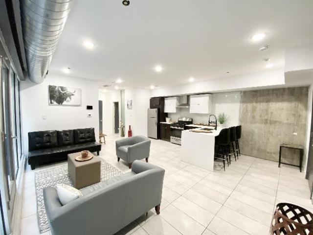 3 Br, 3 bath, Other 1233 North Franklin Street