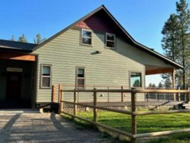 3 Br, 3 bath, Single Family Home 1899 Kootenai River Rd