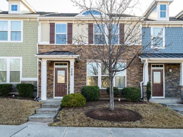 3 Br, 3 bath, Single Family Home 309 Roundhouse Ln