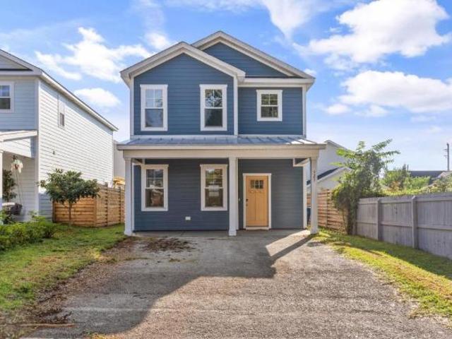3 Br, 3 bath, Single Family Home 323 Wilson St