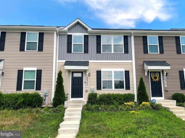 3 Br, 3 bath, Single Family Home 46350 Sandbar Ln