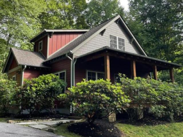 3 Br, 3 bath, Single Family Home 745 Poplar Ln