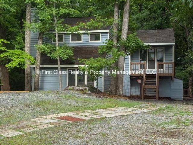 3 Br, 3 bath, Single Family Home 8015 Tiburon Cir