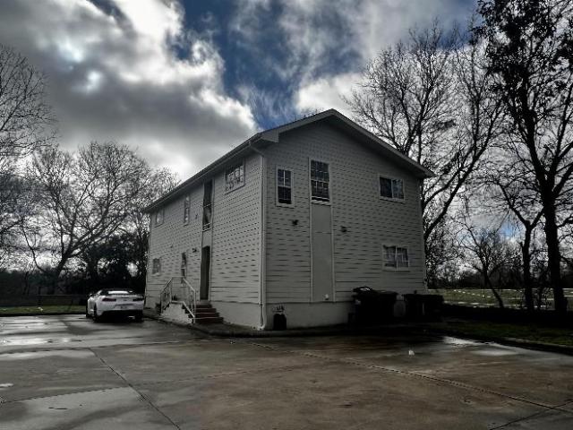 3 Br, 3 bath, Single Family 1414/1416 River Road