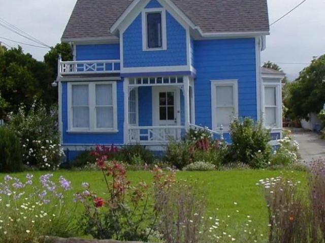 3 Br, 3 bath, Single Family 1416 1/2 Castillo Street