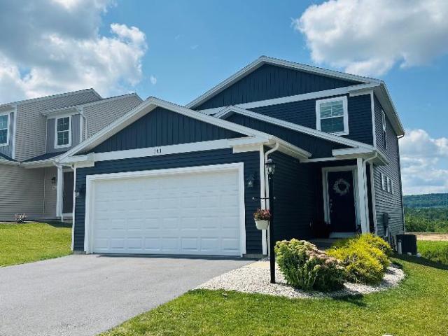 3 Br, 3 bath, Single Family 141 Caymus Dr