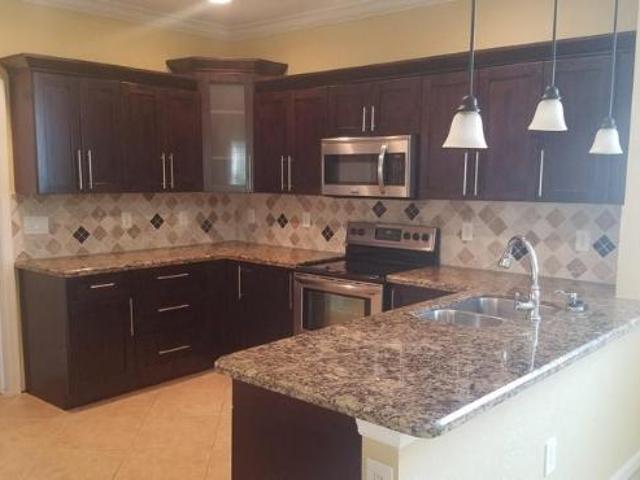 3 Br, 3 bath, Single Family 1445 E Bexley Park Drive