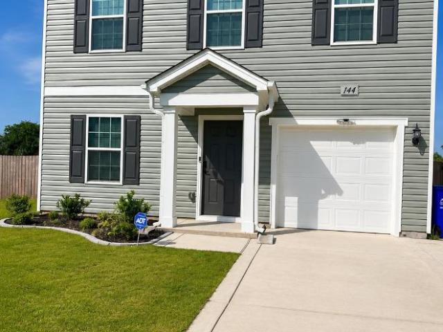 3 Br, 3 bath, Single Family 144 Hornet Dr