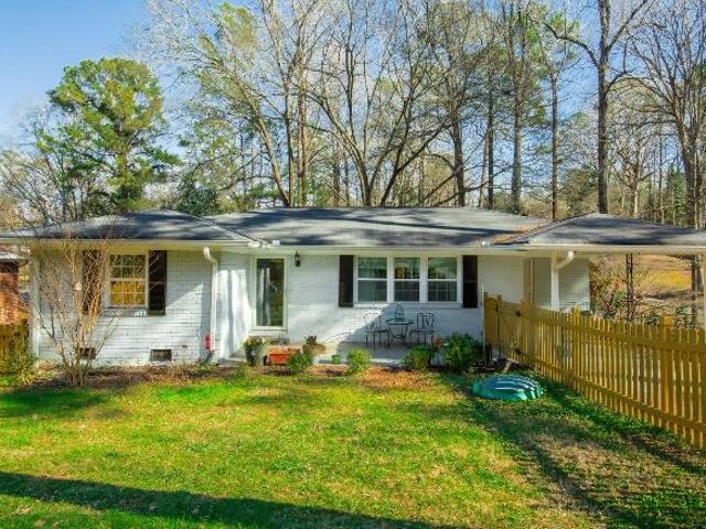 3 Br, 3 bath, Single Family 1496 Woodland Ave SE