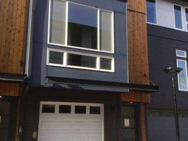 3 Br, 3 bath, Single Family 1571 139th Ln NE
