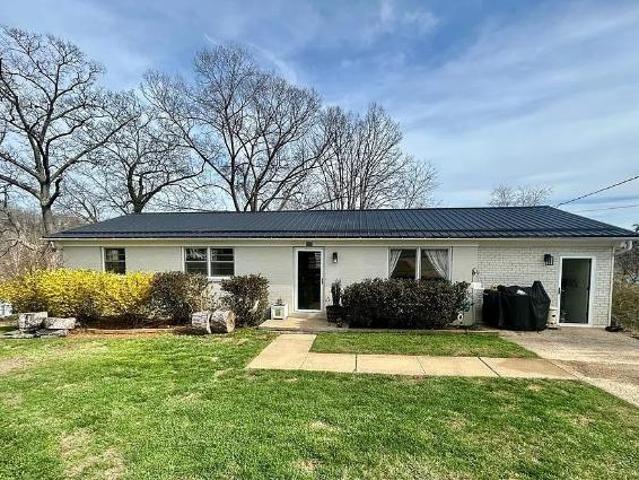 3 Br, 3 bath, Single Family 166 Mason Ct