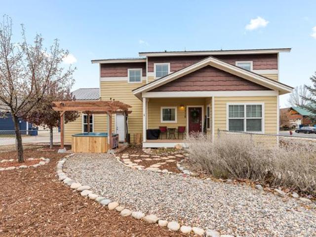 3 Br, 3 bath, Single Family 1710 N Taylor Circle