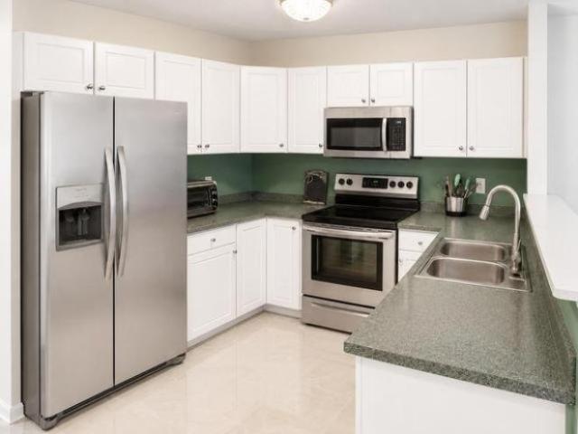 3 Br, 3 bath, Single Family 1710 Shoreside Circle