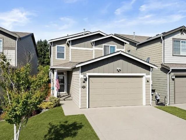 3 Br, 3 bath, Single Family 17316 115th Ave E