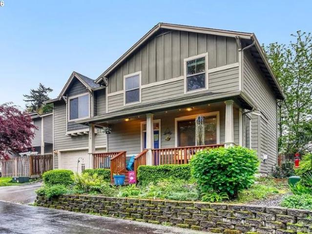 3 Br, 3 bath, Single Family 179 Crestwood St