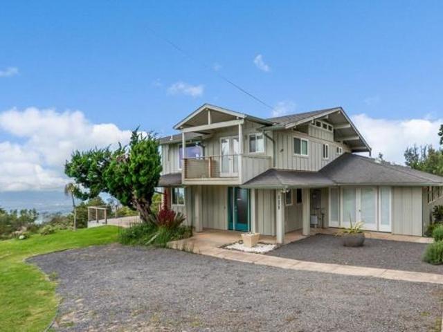3 Br, 3 bath, Single Family 18505 Haleakala Hwy