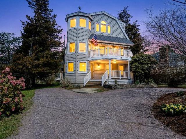3 Br, 3 bath, Single Family 18 Lugger St