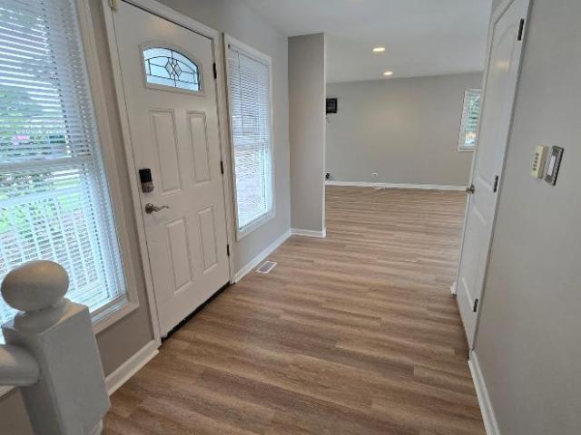 3 Br, 3 bath, Single Family 1939 Woodside Lane