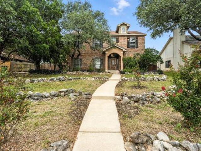 3 Br, 3 bath, Single Family 19415 Encino Smt