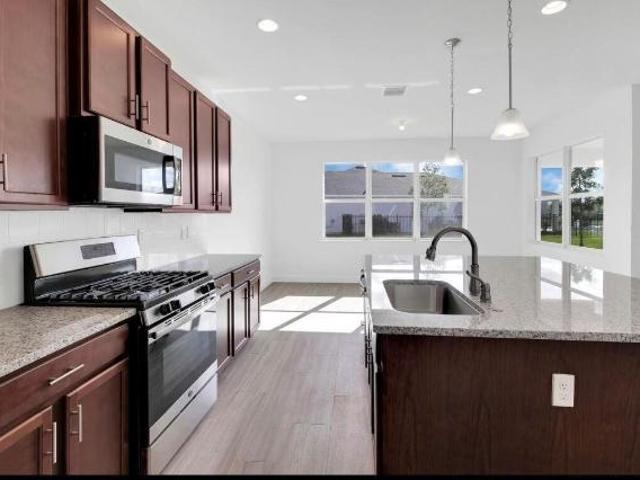 3 Br, 3 bath, Single Family 19654 Split Rail Run