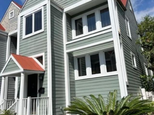 3 Br, 3 bath, Single Family 19 Ascot Aly