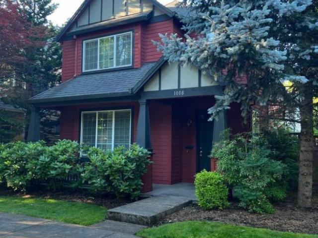 3 Br, 3 bath, Single Family 1008 SE Bacarra Street