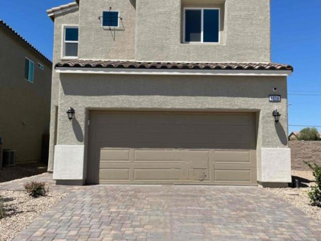 3 Br, 3 bath, Single Family 1014 Solemn Cactus Ave