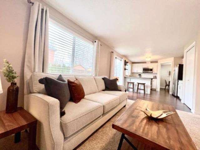 3 Br, 3 bath, Single Family 1020 Sw 177th Terrace
