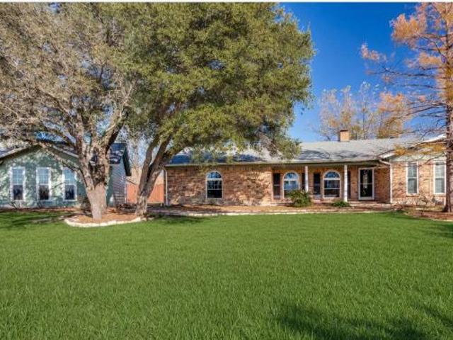 3 Br, 3 bath, Single Family 1024 W Apache Trl