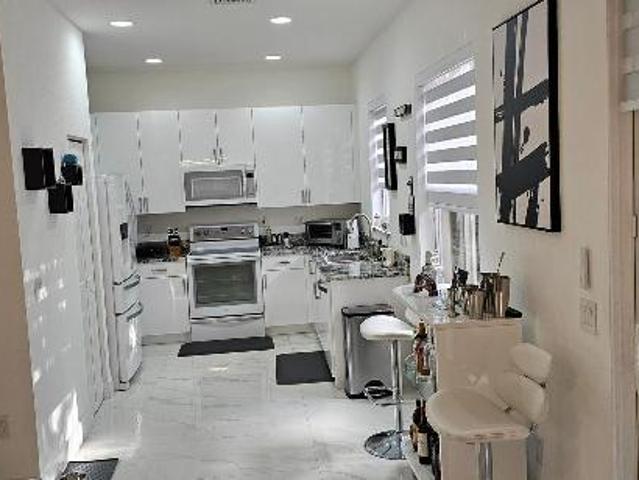 3 Br, 3 bath, Single Family 10435 Yarrow Drive
