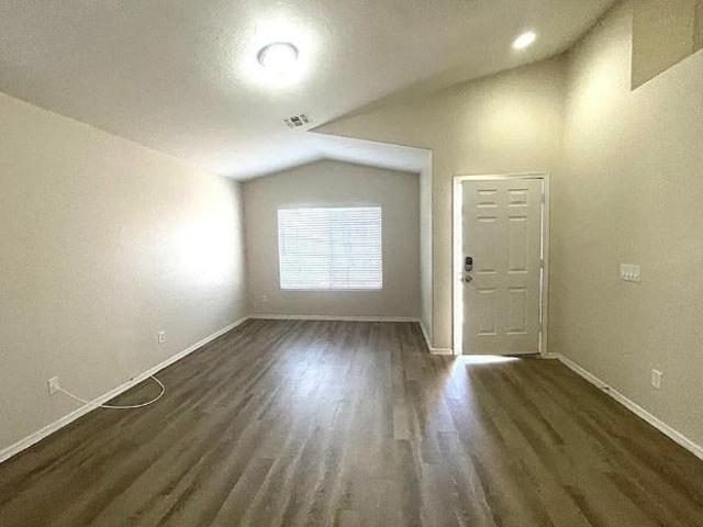 3 Br, 3 bath, Single Family 108 Mccormick Dr