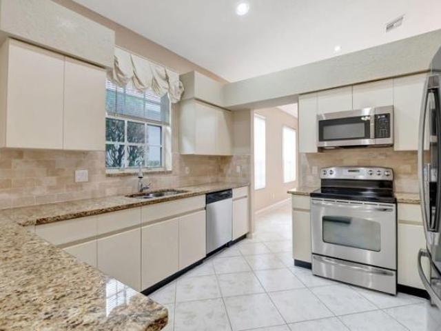 3 Br, 3 bath, Single Family 11081 Springbrook Circle
