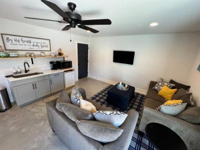 3 Br, 3 bath, Single Family 110 Hayden Way
